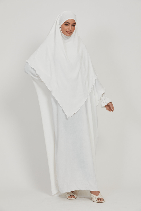 Azrah Shop – Abayas, Thobes, Fragrances & Gift Sets