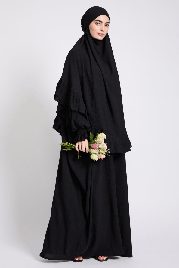 Azrah Shop – Abayas, Thobes, Fragrances & Gift Sets